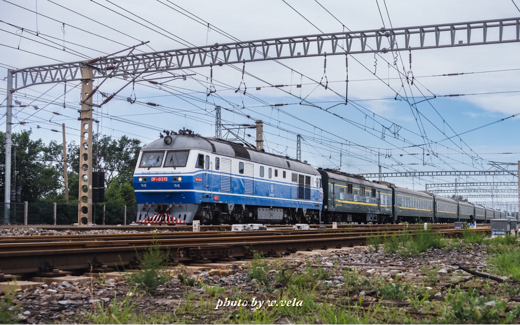 K602 次列车石景山南站两道发车