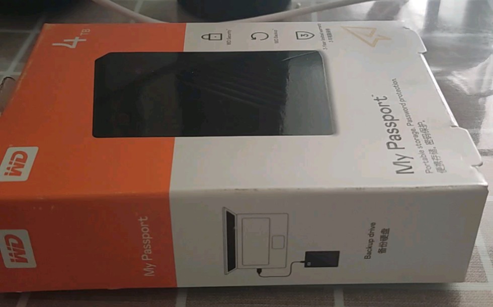 西部数据随行版4TB移动硬盘开箱