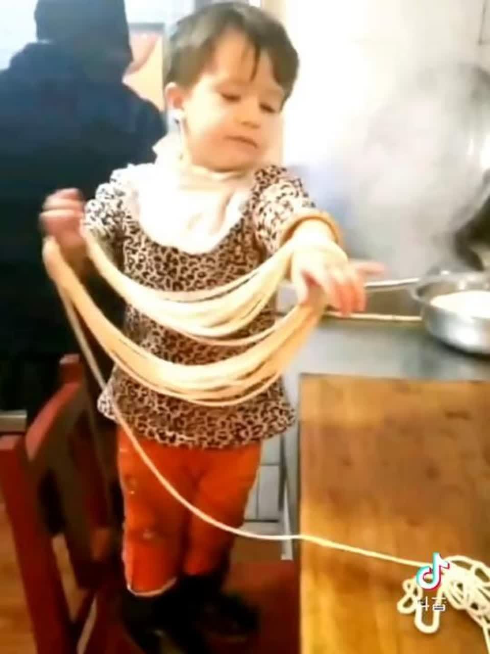 #新疆美食 #上得厅堂下得厨房 #童年动画 #从小抓起从小培养 #新疆...