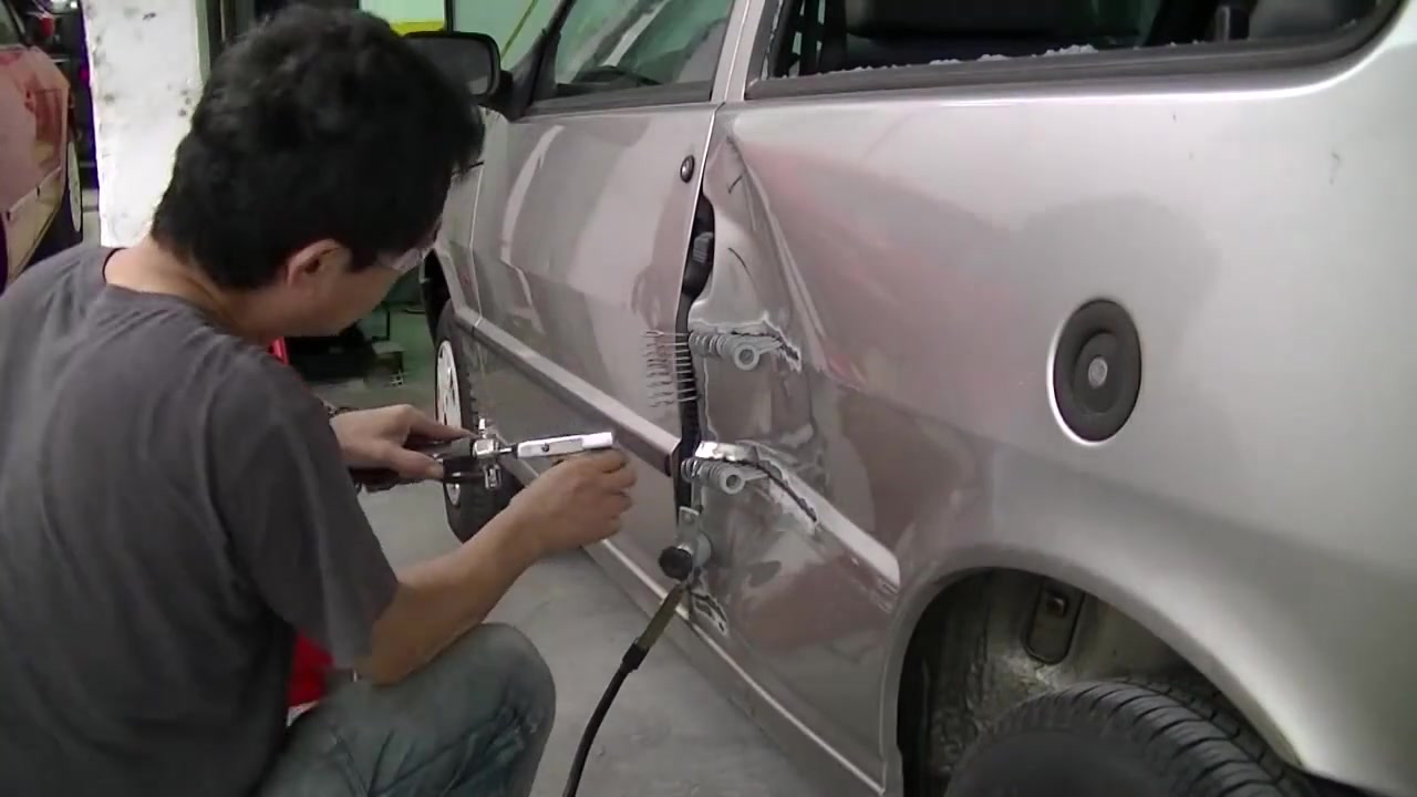 被撞塌陷的事故车,原来是这样修复的,解开我多年的疑惑