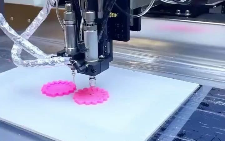 工厂实拍,视觉点胶机,裱花机#源头实力厂家 我们点胶机具备的优势有...