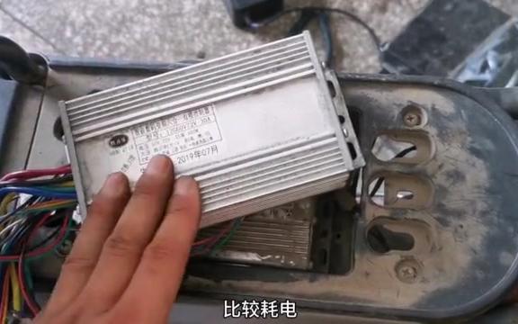 电瓶车换过控制器声音变大耗电快,看下这里就能完美解决,超简单