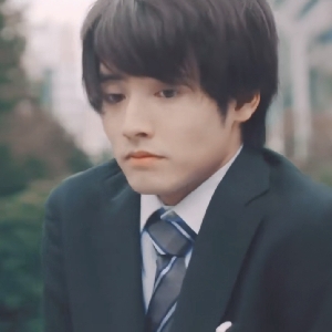 辞年腹肌有八块 