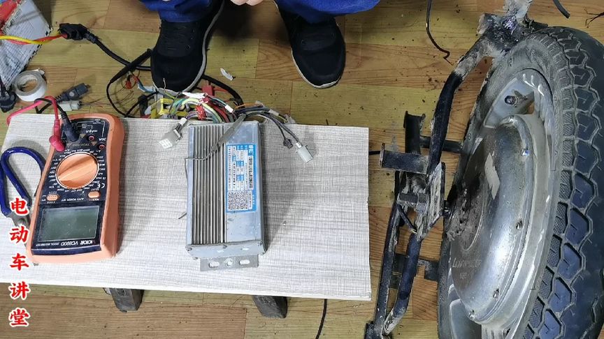 电动车倒车接线方法,很多电动车有倒车功能,但没有接倒车开关!