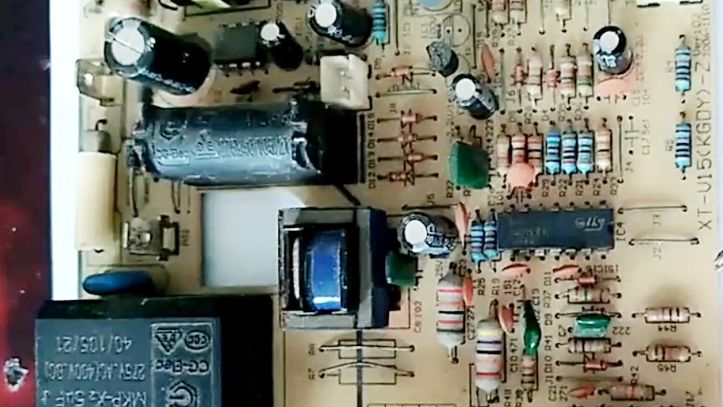 电磁炉通电不加热显示EO故障的维修方法