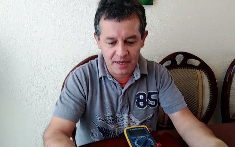爆震传感器定位和测试爆震传感器