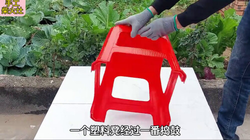一个塑料凳就能手工做出一个家用柴火灶,太牛了!