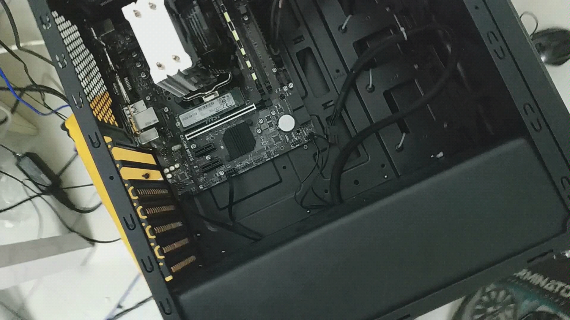 最近很流行的配置,i5 9400f/1660,三极致吃鸡可以110帧左右吃鸡了