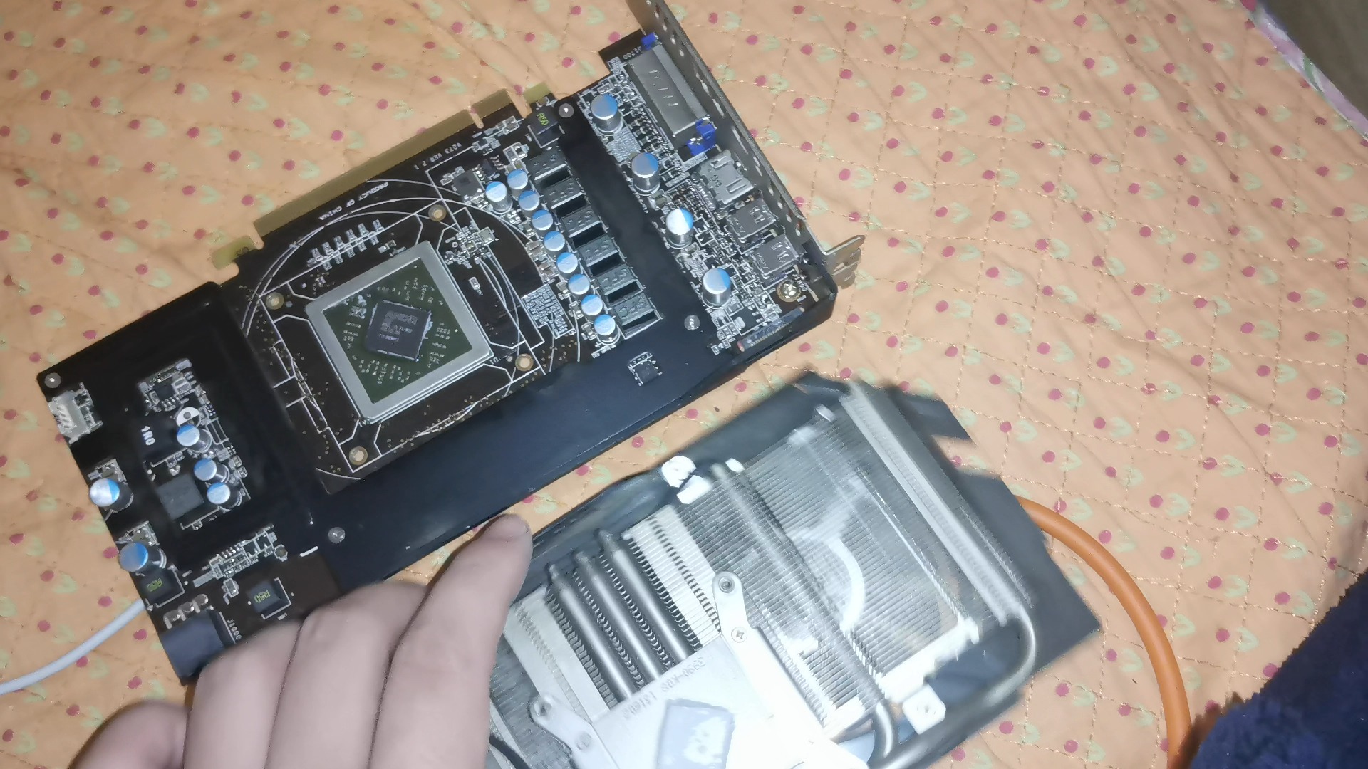 【图吧小白教程】显卡拆机换硅脂(HD7850原封)