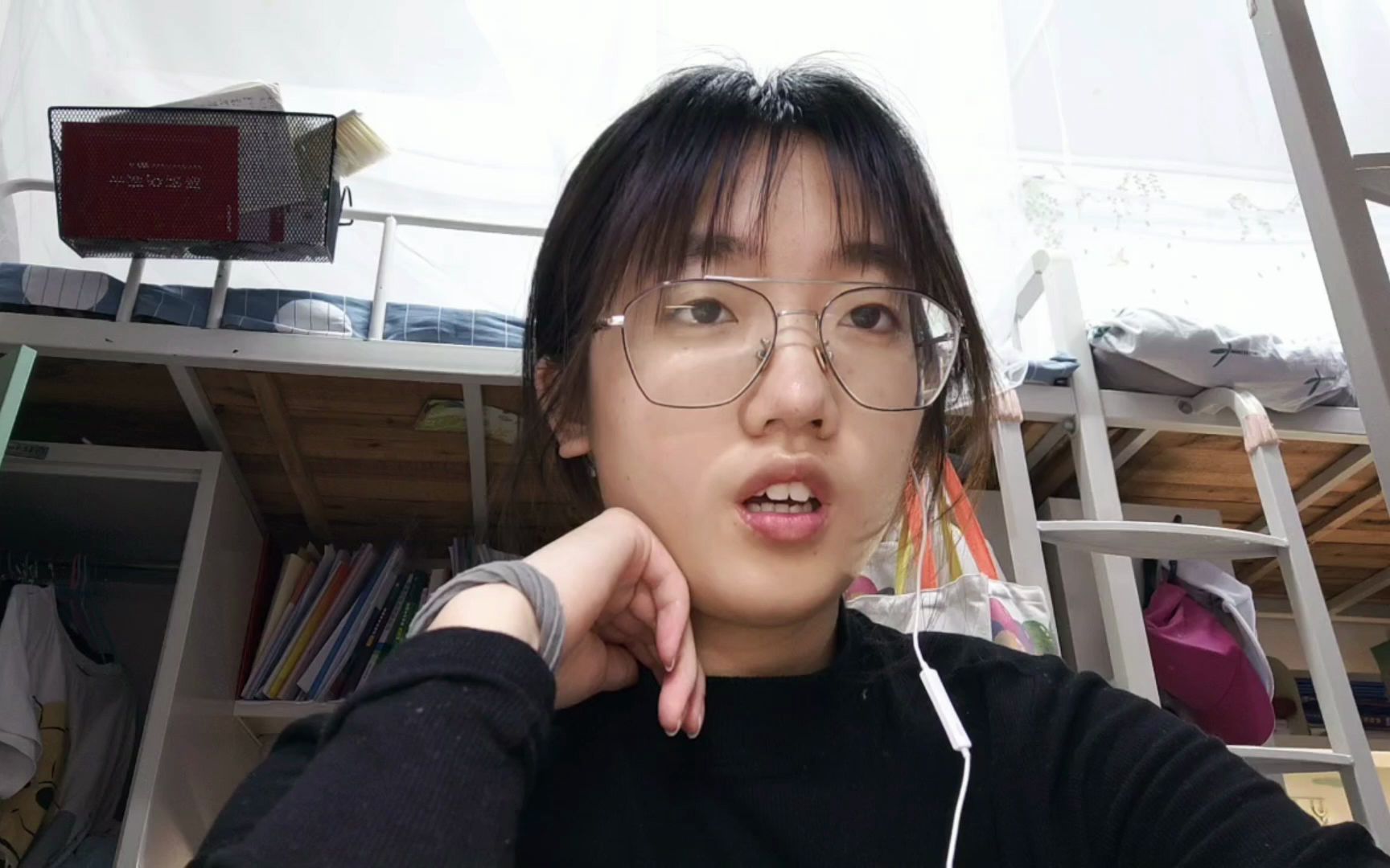 全英聊天(口语随练29)| 看了一个网暴分析案例