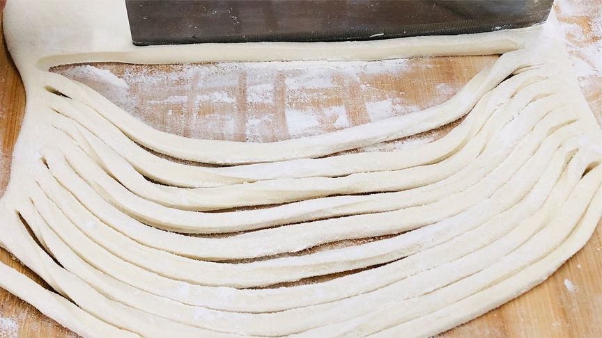 不加任何拉面剂的拉面,方法技巧都给你,怎么拉都不断,爽滑筋道