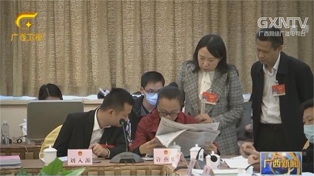 [两会热议]完整准确全面贯彻新发展理念 铸牢中华民族共同体意识