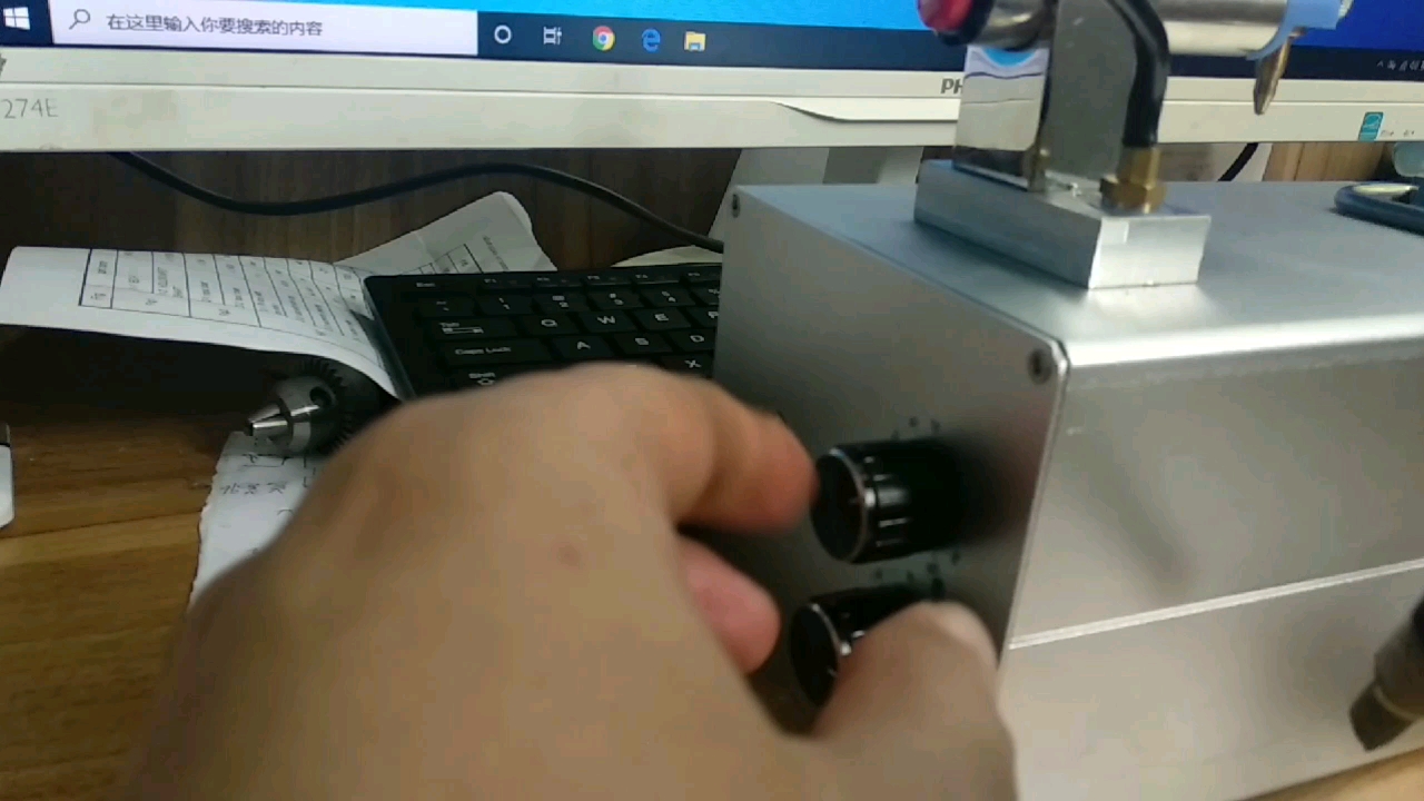 表盘字面脚钉如何焊接