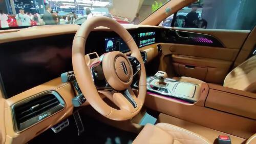 红旗EHS9震撼登场!这颜值这气场,谁还敢吐槽?