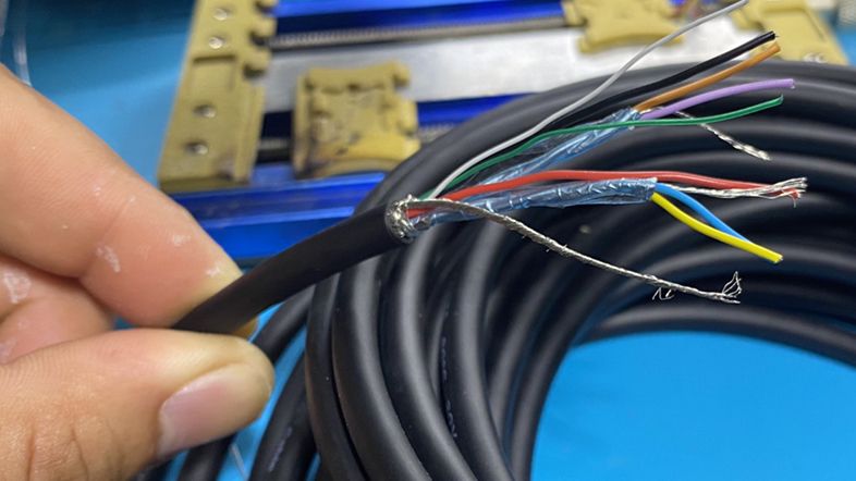 做根十米长的usb3.0数据线,第一次用这么粗的线好紧张!