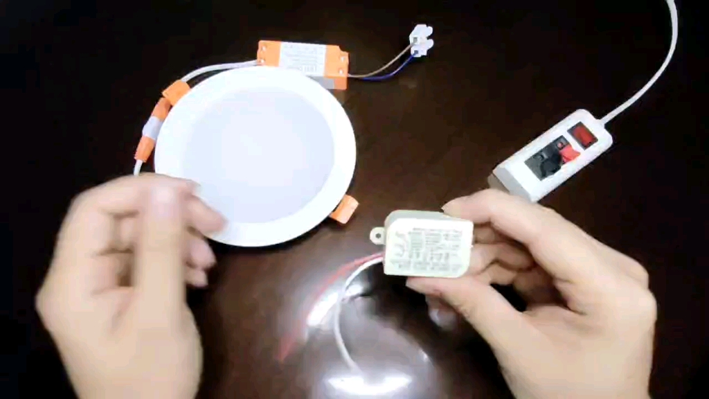 你一直在找的人体感应开关的接线方法?今天他来了