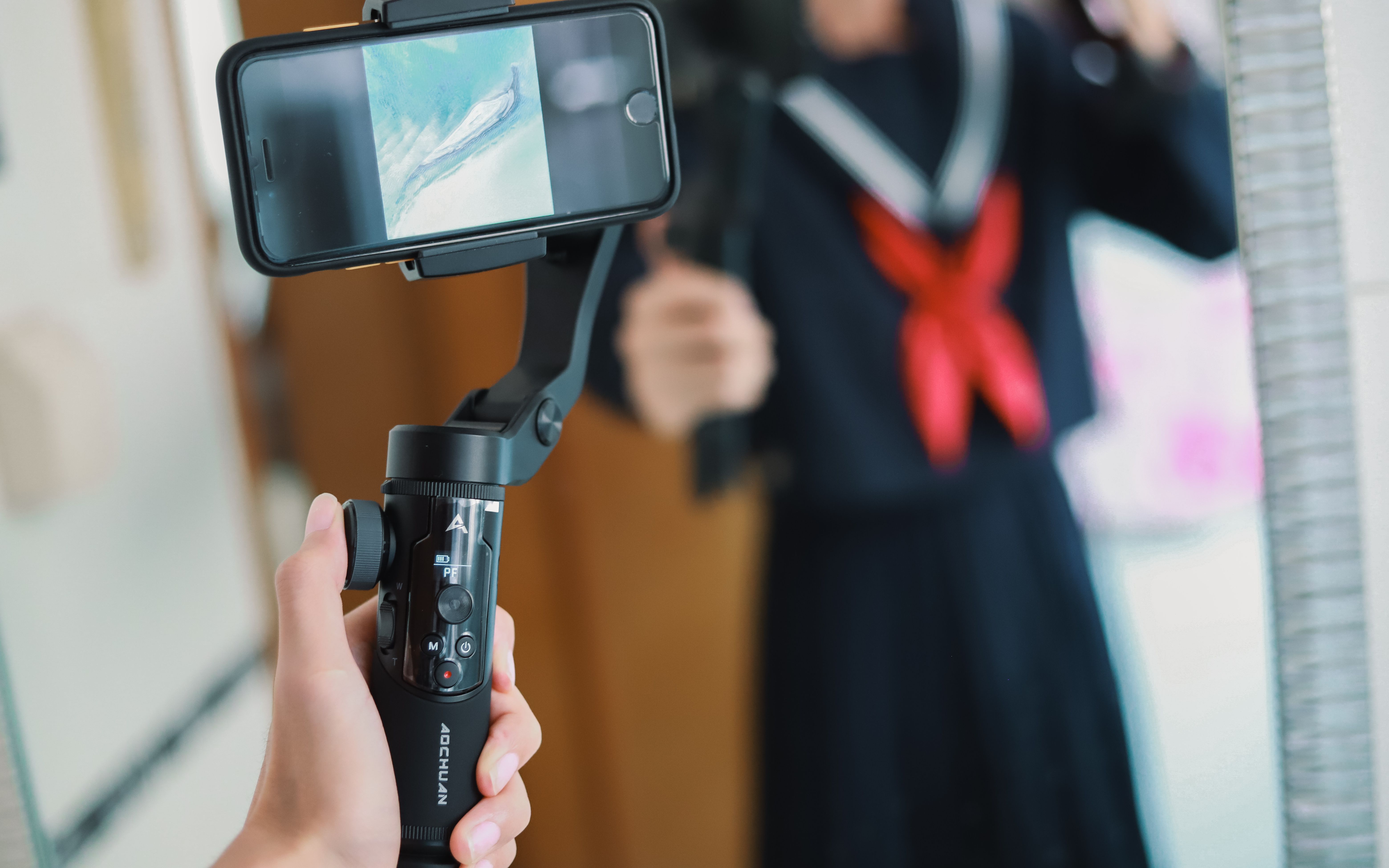 入门即大师?奥川Smart XR手机稳定器体验视频