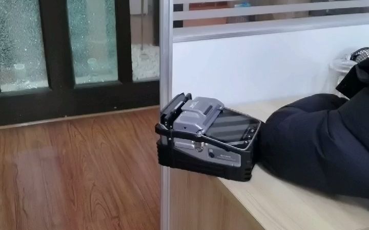 灼识光纤熔接机的防摔测评
