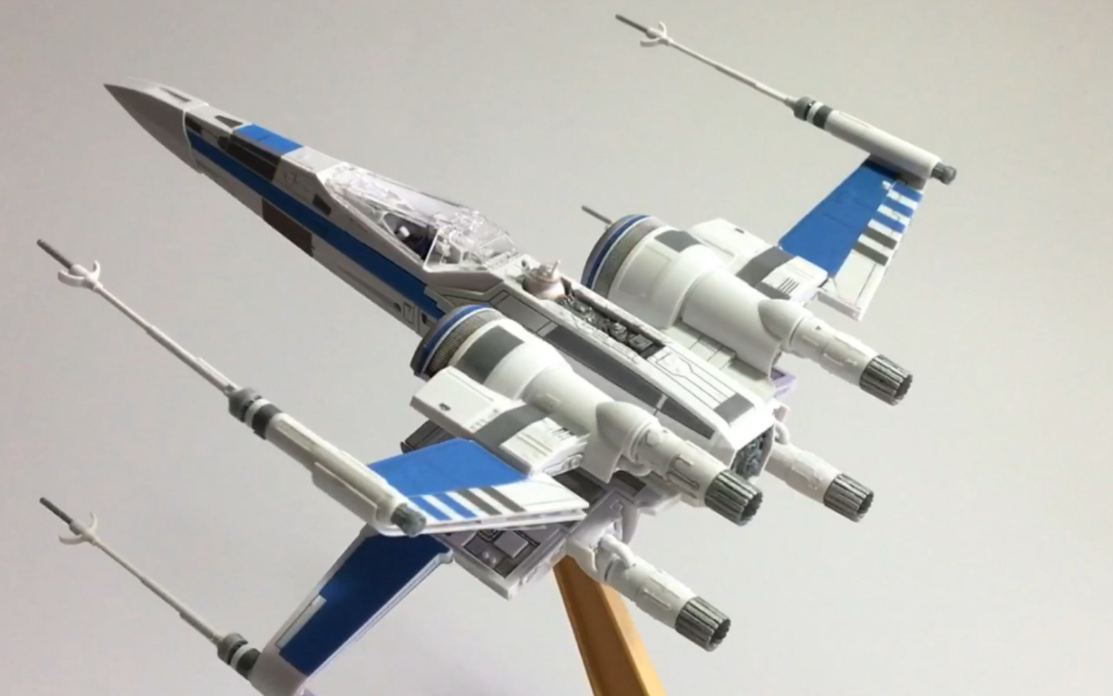 【模型赏析】万代拼装模型 1/72 X翼星际战斗机 星球大战