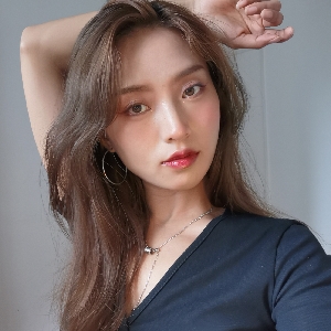 小李子不姓李哼 