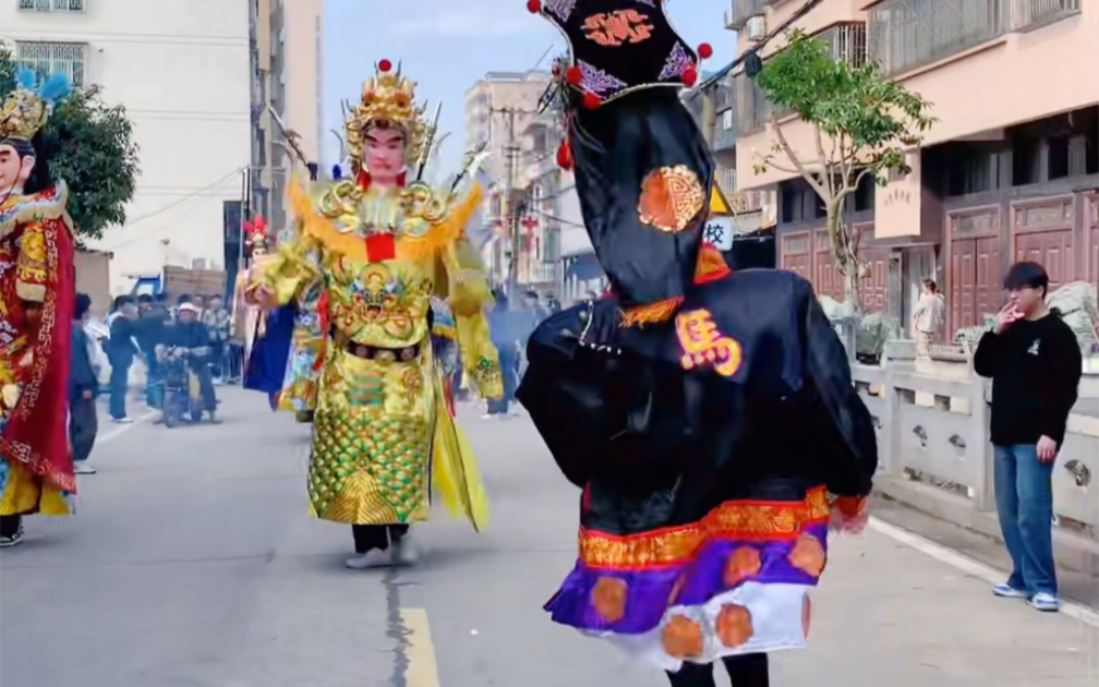 ...活力十足 咚咚咚牵马探路开路 来福建,过大年,看游神文化 平安健康 ...