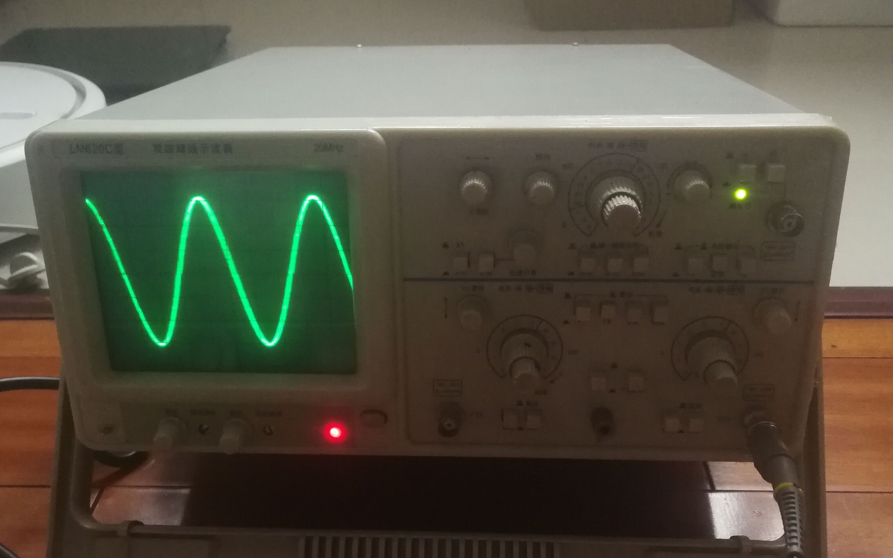 原来修示波器只要剪一根线!看懂原理你也能修