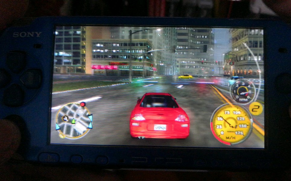 什么,psp画质最强赛车游戏?来自0202年的psp湾岸午夜俱乐部3体验。
