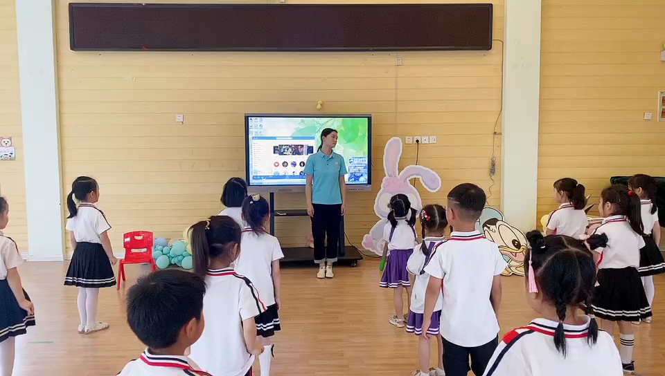 万疆 幼儿园舞蹈