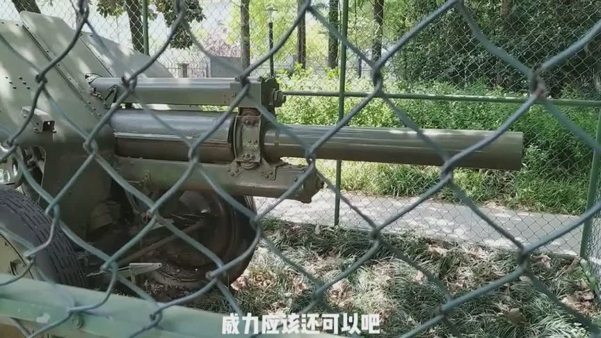 农村小哥带你去看飞机坦克大炮,型号很多,你们有见过吗