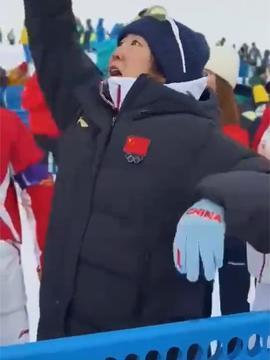 比自己夺冠还激动!徐梦桃现场见证丈夫王心迪夺冠!