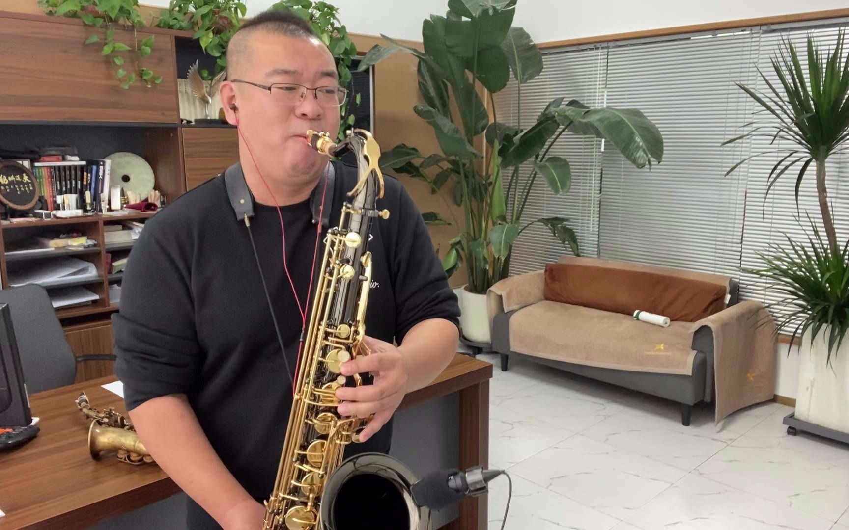 【萨克斯】萨克斯演奏陕北民歌《挡不住的思念》与歌曲完美融合,太...