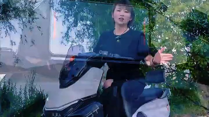 雅迪白鲨90电动车有导航投屏功能,行驶里程长