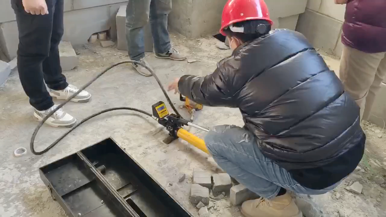 二次结构钢筋拉拔试验