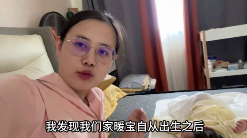 宝宝出生后老侧躺睡成了尖头,全家担心坏了,婆婆自制小枕头搞定
