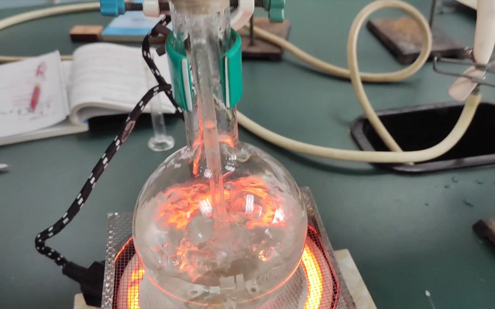 冬青油的水蒸气蒸馏实验