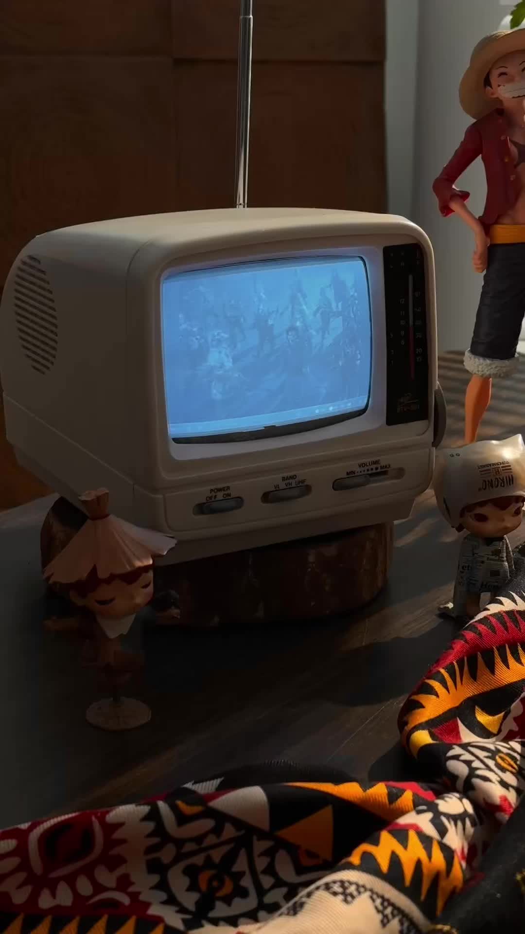 你见过这种车载电视吗 将电脑的数字信号转换成模拟信号,让老电视...