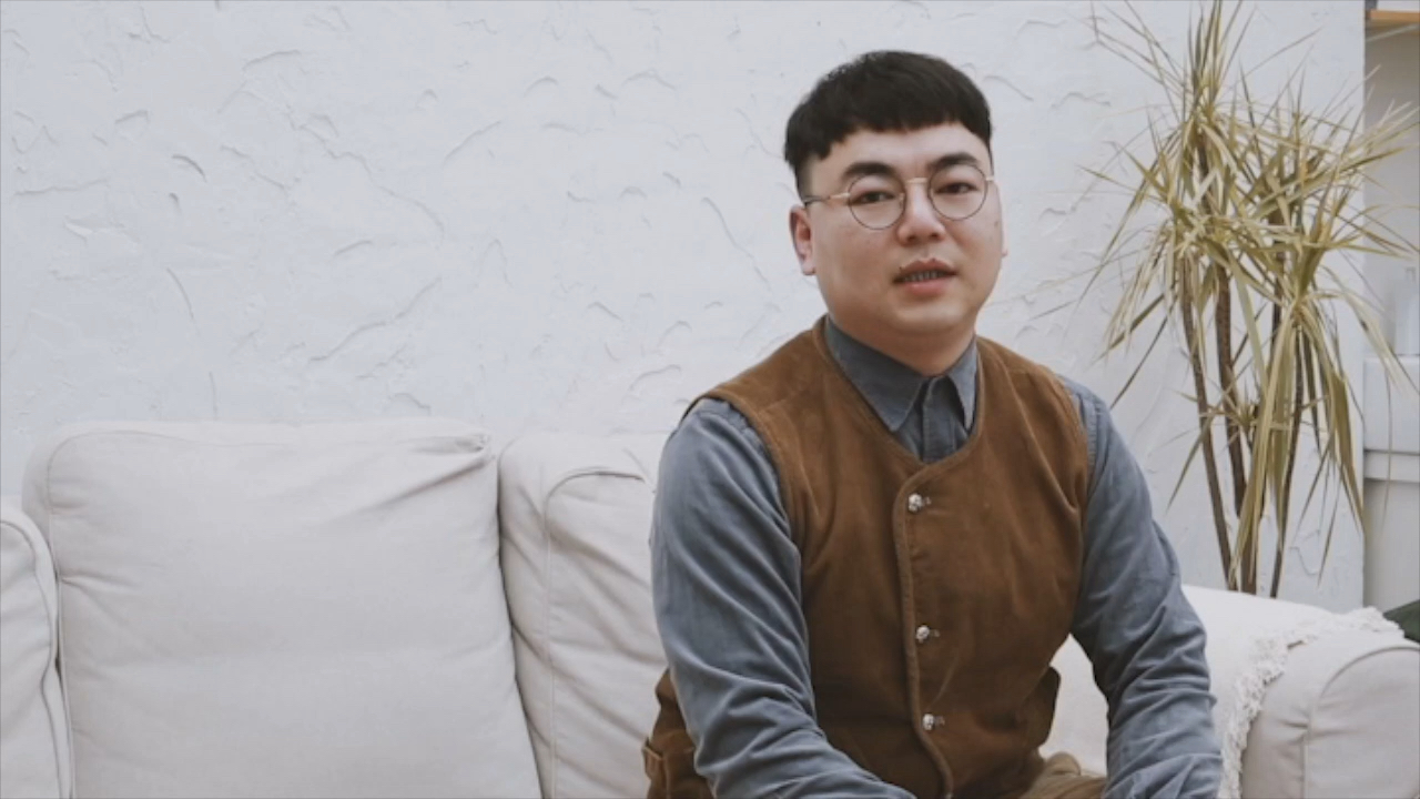 拿起手边的杯子,冲泡咖啡吧!