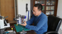 为戴森吸尘器更换电池
