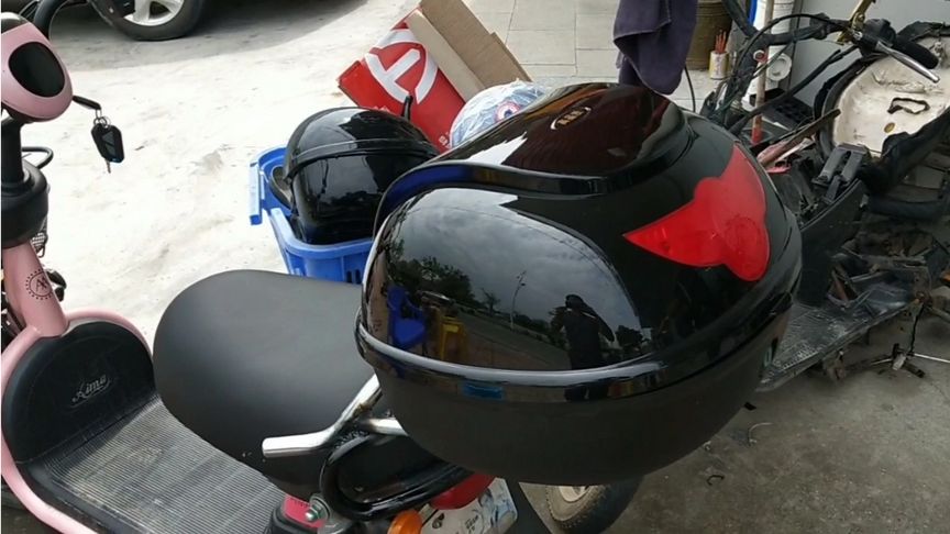 电动改装尾箱就这么简单!你也可给你爱车加装喔