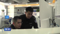 一名妇女和孩子被砍倒在血泊,小孩后颈有致命刀伤,凶手不知所踪