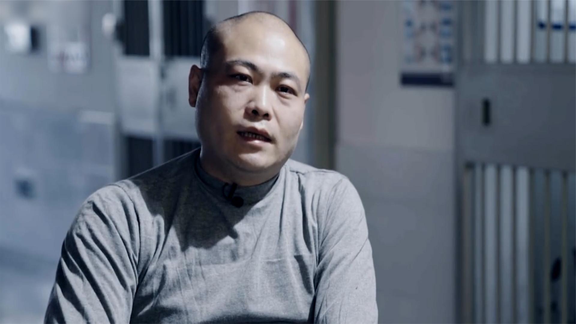 小官巨贪!他不仅给群众开假票,还将个人收款二维码放在缴费窗口
