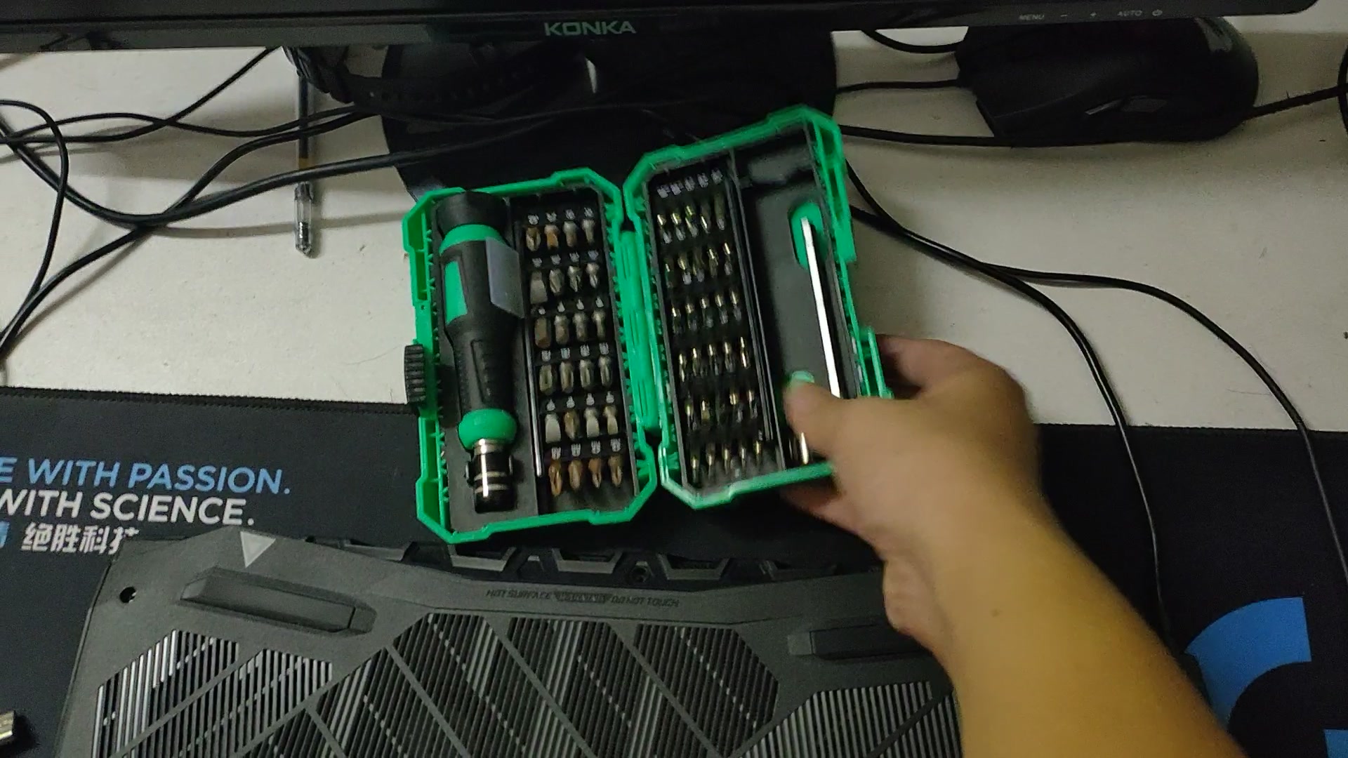 为宏碁暗影骑士4加装一个8G内存与1T机械硬盘