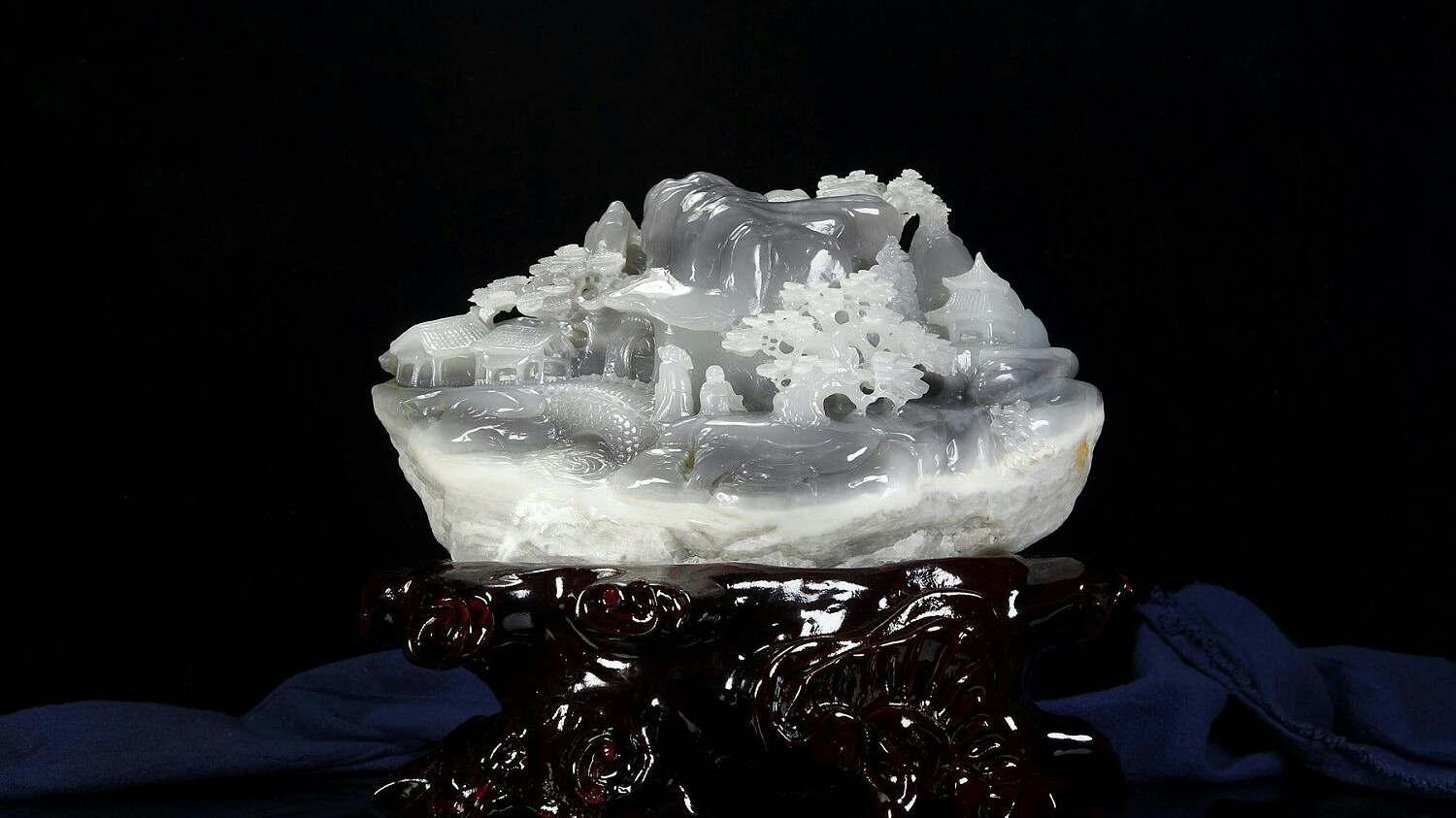 玻璃仿冒和田玉该如何鉴别?