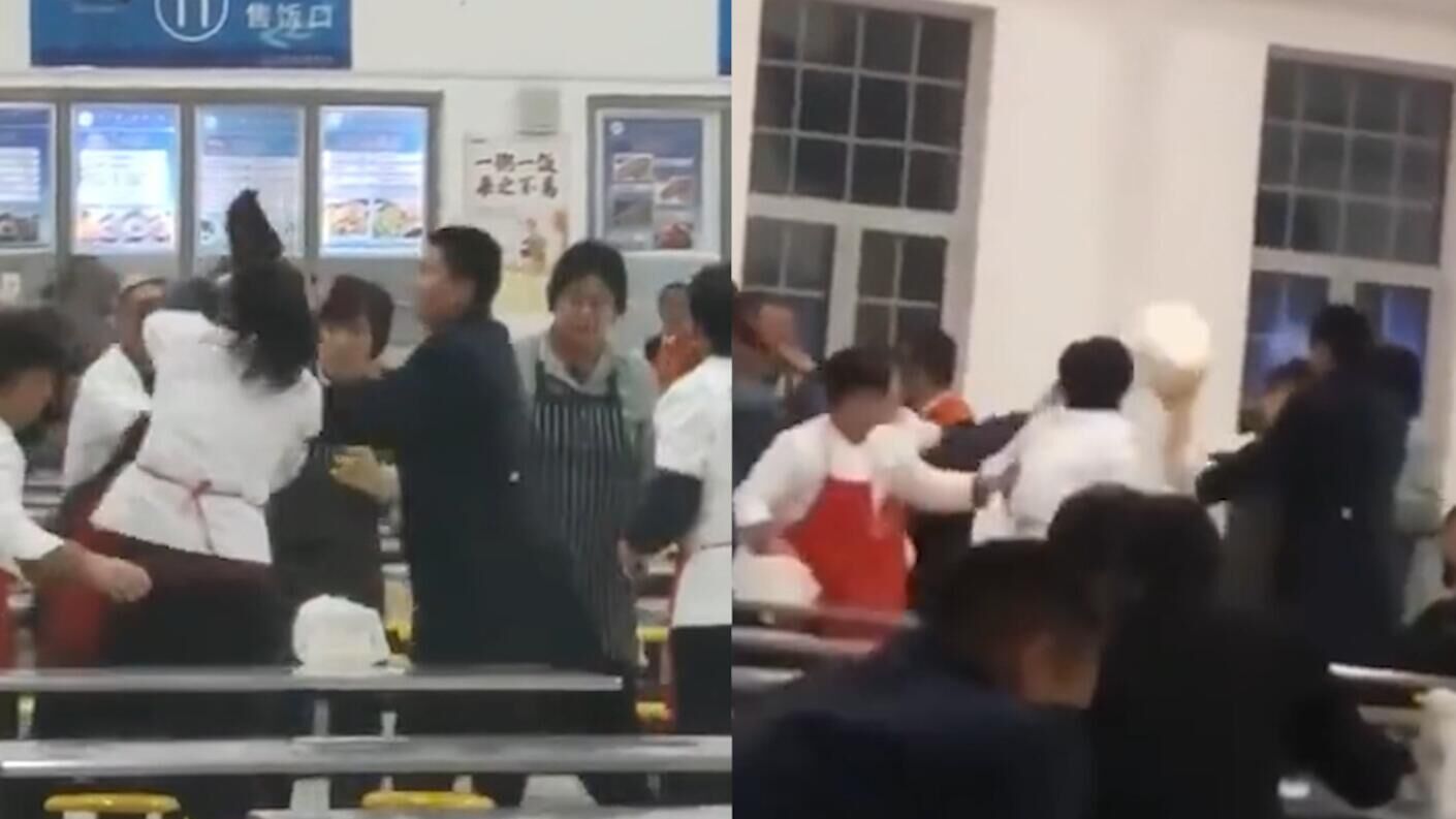 场面混乱!天津一学校食堂大妈大爷大打出手,旁边学生淡定吃饭