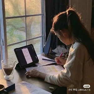 潇潇歆雨逸纷飞 