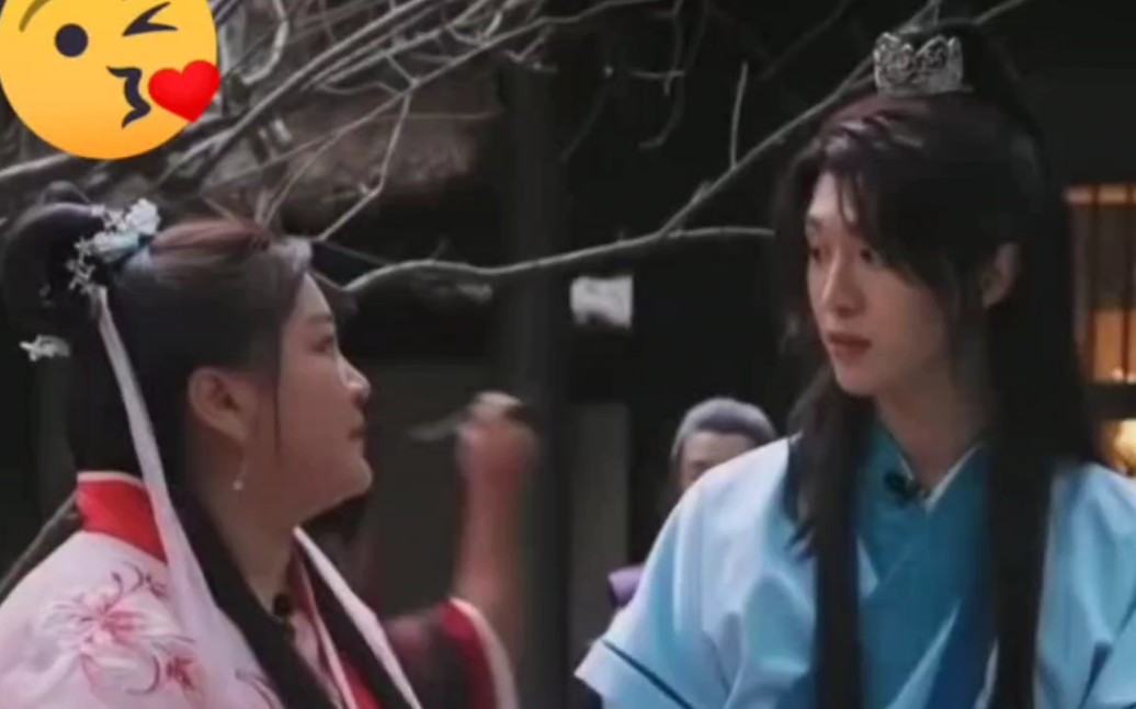 【加饭cp】“我们曾在高朋满座中,将爱意说到最尽兴,可我只看向她...