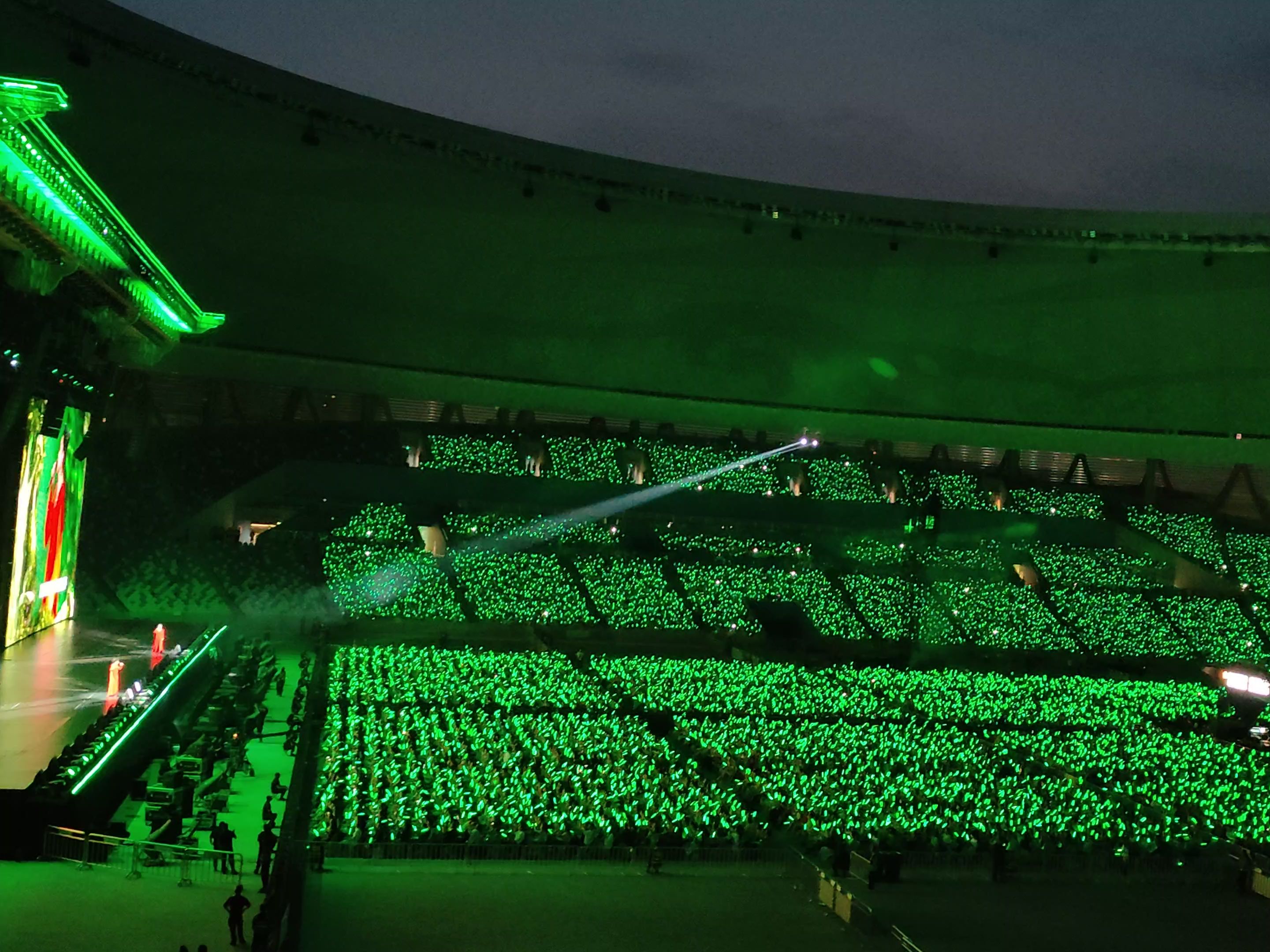凤凰传奇演唱会军训现场《我从草原来》整理相册发现漏掉的视频