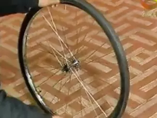 自行车维修技术视频自行车拆装与维修自行车拆装与维修04.flv