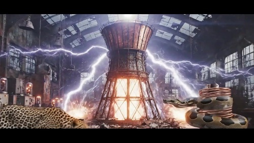 特斯拉线圈实验室的疯狂科学:花豹在雷电的威胁下追逐