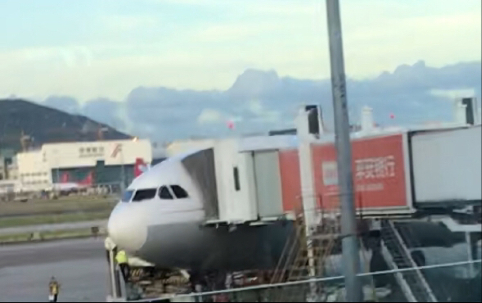 疫情下一个人的飞行--四川航空3U8706空中公务舱飞行体验报告